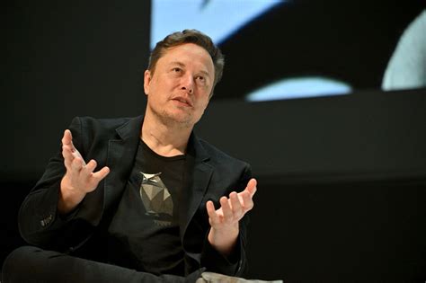 Elon Musk amenință funcționarii federali cu piederea locului de muncă