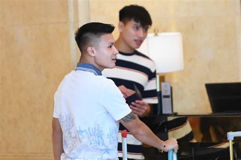 Vũ Trụ Trai đẹp Quy Tụ Trong Ngày Tuyển Việt Nam Hội Quân Sốc Visual