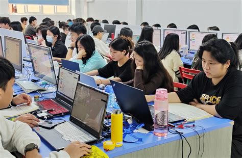班级风采java教程嵌入式应用开发培训html5培训学校