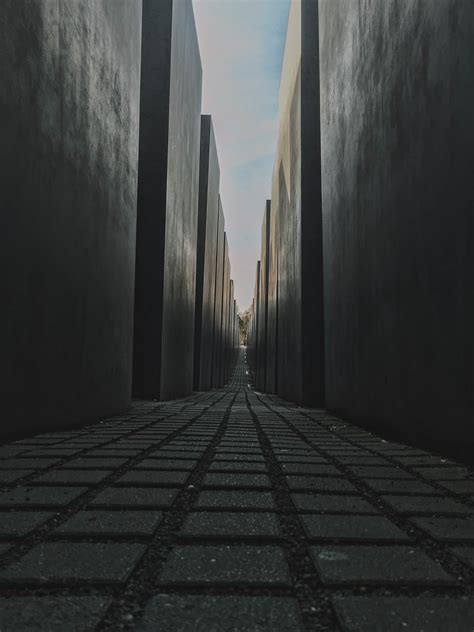 Kreuzin through Berlin - Traveling Taveners