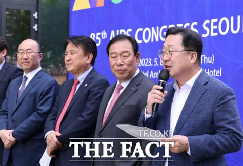 충청권 시도지사 세계체육기자들에 2027 하계세계대학경기대회 홍보 전국 기사 더팩트