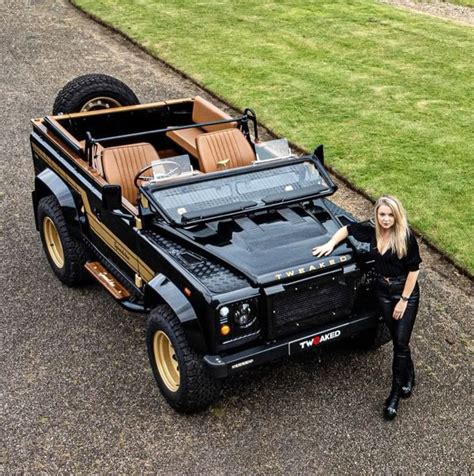 Pin By Black Def On Defender Girls Land Rover Defender Land Rover
