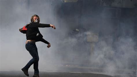 Manifestations Contre La Loi Travail Incidents à Paris Nantes Et