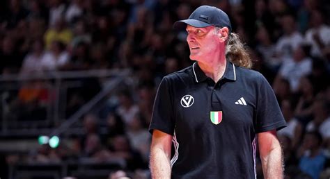 Dusko Ivanovic Presenta La Sua Virtus Atletica Giovane E Aggressiva