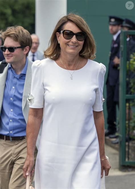 Kate Middleton sa mère Carole est furieuse à cause d un membre de la