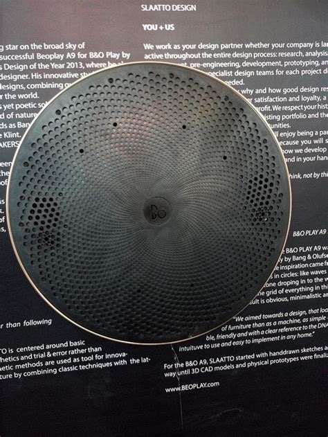 Bando的a9的音响内部出音孔设计，采用的是经典的菲波那切数列对出音孔进行排列，这点其实我挺震惊的，记得乔布斯的访谈说过一段话：“不要以为电视机