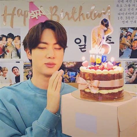 Pin De Bbunnye En —bts Bts Cumpleaños Jin Bts Feliz Cumpleaños