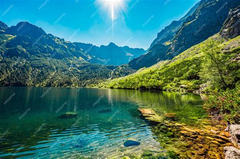 폴란드의 Tatra 국립 공원 유명한 산 호수 Morskie Oko 또는 High Tatras Five Lakes 계곡의 바다