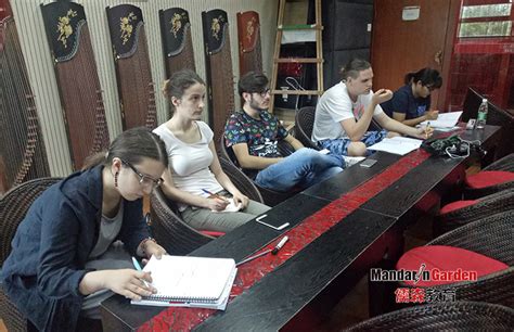 老外学汉语热情高涨 国际中文暑期课程热辣来袭（图片） Learn Chinese In Shanghaihigh Quality
