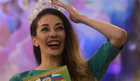 زن قاچاقچی مواد مخدر، ملکه زیبایی زندان شد تصاویر