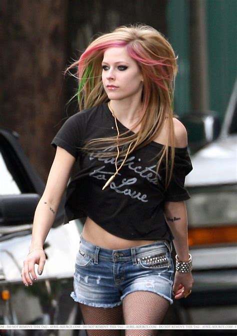 Avril Lavigne What The Hell Wallpapers Wallpaper Cave