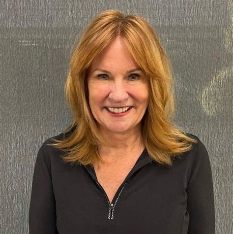 30 Modern Medium Length Haircuts And Hairstyles For Women Over 50