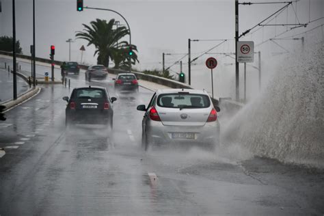 Meteorologia Chuva Granizo E Trovoada Até Domingo Sic Notícias