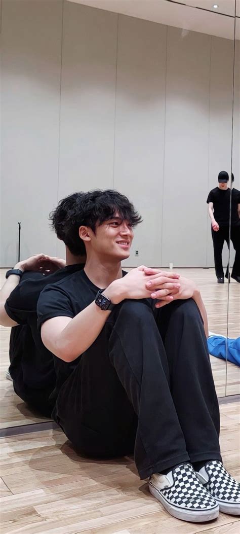 Pin Oleh Ingrid Gonzalez Di Mingyu Selebritas Gambar Pacar Materi Pacar