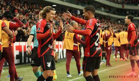 Athletico Pr Derrota Libertad E Embola Grupo B Da Libertadores