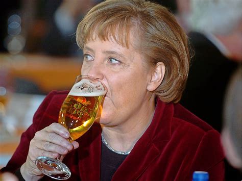 Natur kompensieren Rechteck merkel mit bier Schärfen Code Welt