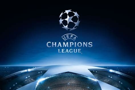 Flavio Prado sinaliza campeão da Champions League
