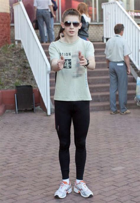 Pin On How Guys Should Wear Their Tights