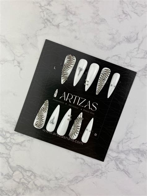 High Priestess Artizas