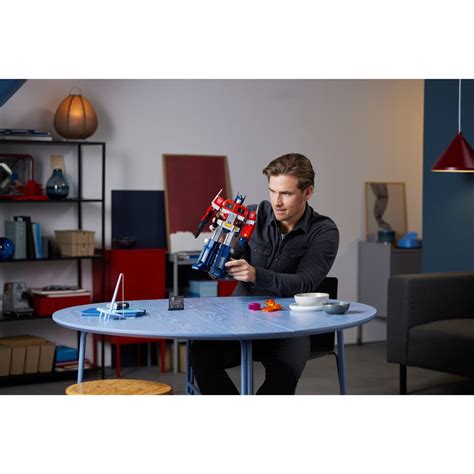 Lego 10302 Icons Optimus Prime Entertainment Earth