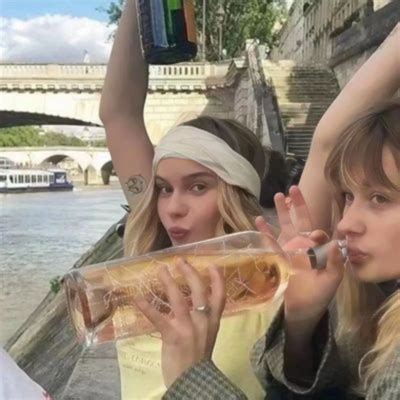 双人同框高质感ins风闺蜜头像图片 最火真人闺蜜头像二人专用 女生头像 美头网