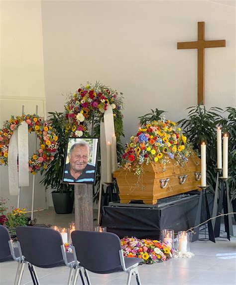 trauer gedenken Blumen Schönmann