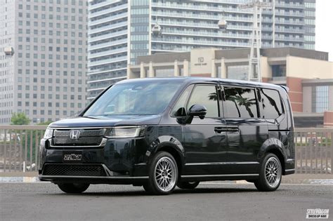 ＜怒涛の9タイプ！＞ンパーエアロ標準装備の新型ステップワゴンスパーダに似合うホイールは？ 2022最新モデル9本で装着イメージをチェックしてみ