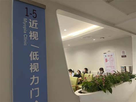 高考后忙“摘镜”？医生提醒近视手术别盲目跟风 中华网河南
