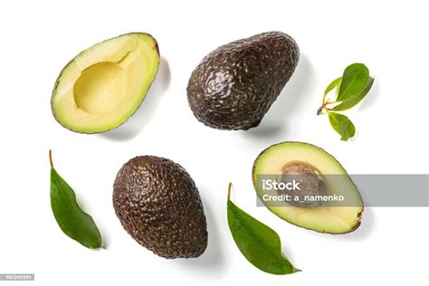 흰색 바탕에 아보카도 조각 전체 고 잎 반입니다 제품 라벨에 대 한 디자인 요소 아보카도에 대한 스톡 사진 및 기타 이미지
