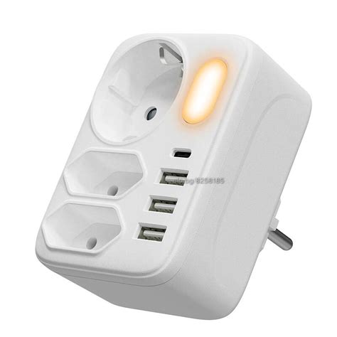 Разклонител със защита с 3 Usb и 3 тип Шуко гнезда 3500 W Кабели