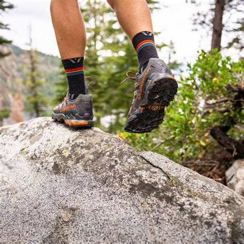 Swiftwick Flite Xt Trail Mid Crew Sock Bike