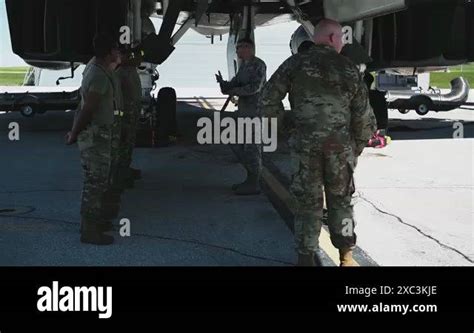 Loading Force Stock Videos And Footage Hd And 4k Video Clips Alamy