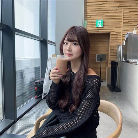 なつきさんのインスタグラム写真 なつきinstagram「最近インスタもサボり気味だったから 韓国で撮った写真載せる〜🩵🩵」9月5日