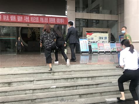 谭松韵妈妈车祸肇事者尿检呈阳性 但当庭否认吸毒手机新浪网