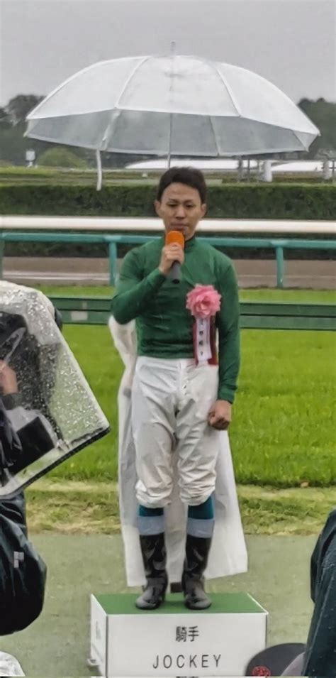 ウマッス（馬のような巨人） On Twitter 中山グランドジャンプを勝利したイロゴトシに騎乗していた黒岩悠騎手。 キタサンブラックの