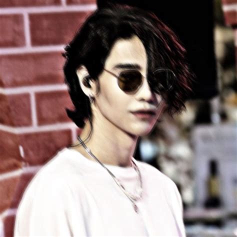 Pin On Jeff Model Singer Fashion