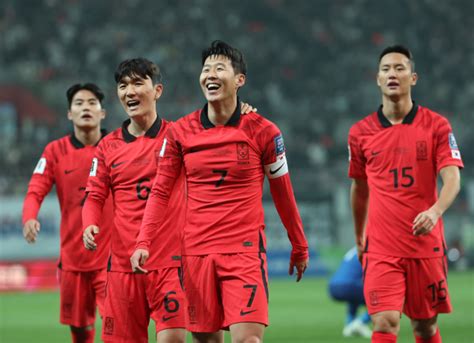손흥민 월드컵 예선 싱가포르전서 전매특허 ‘감아 차기 쐐기 골