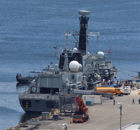 英空母打撃群の艦艇入港 米海軍佐世保基地に ｜ 長崎新聞