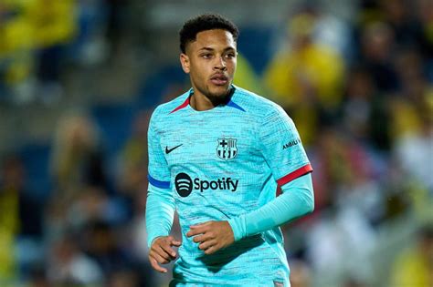 Vitor Roque glücklich über Barça Debüt Endrick sendet Botschaft
