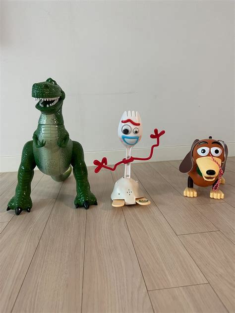 정품 토이스토리 토킹 렉스 포키 당근 중고거래