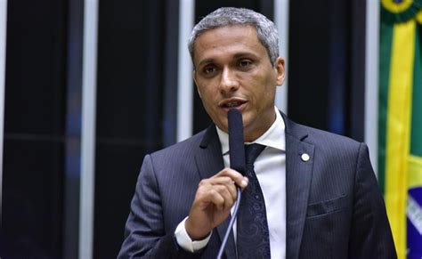 Quem é Gustavo Gayer Deputado Alvo Da Pf Por Suspeita De Desviar