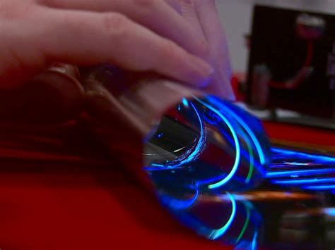 G1 Empresa Apresenta Protótipo De Tela De Tv Dobrável Notícias Em Ces 2016 Consumer