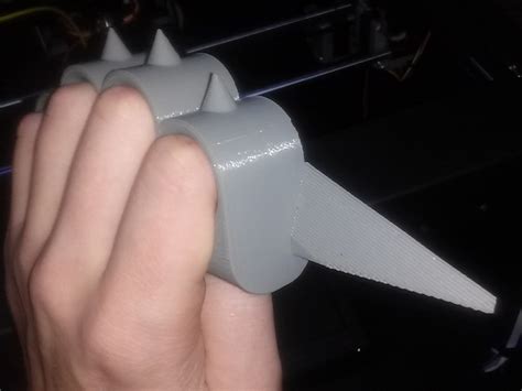 Plastic Knuckles Pinshape