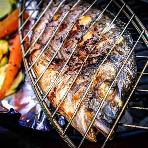 Dorade Royal Gegrillt Grillrezept Mit Fisch Gourmetmagazin