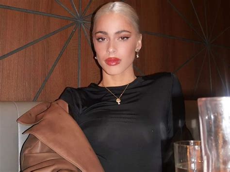 Tini Stoessel Hizo Oficial Su Cambio De Look Cabello Platinado Y Corto