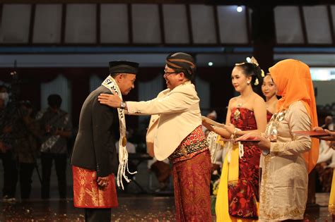 Wisuda Periode I Tahun 2024 ISI Solo Luluskan 101 Wisudawan Dengan