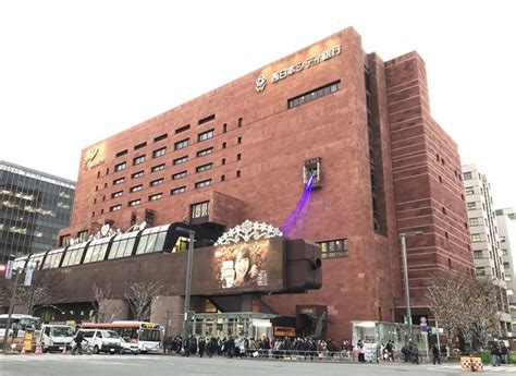 建て替える方針を固めた西日本シティ銀行本店ビル＝福岡市博多区 博多駅前「シンボル」建て替え 西日本シティ銀行の本店を再開発へ 写真