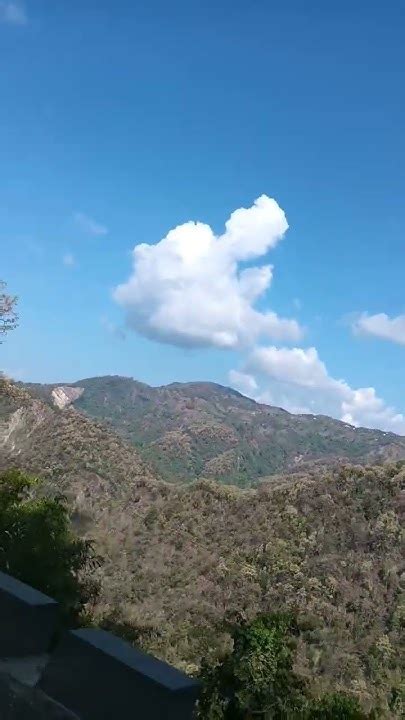 पहाड़ों की तरह हो गए हैं आजकल के रिश्ते जब इधर से ना पुकारों तो उधर से भी आवाज नहीं आती