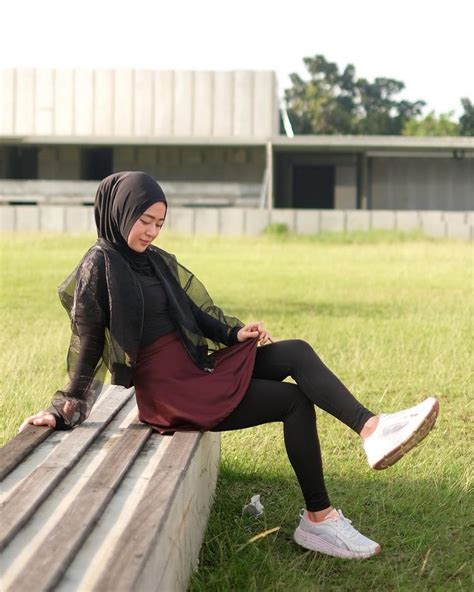 9 Inspirasi Outfit Hijab Untuk Olahraga Ala Amanda MCI 10