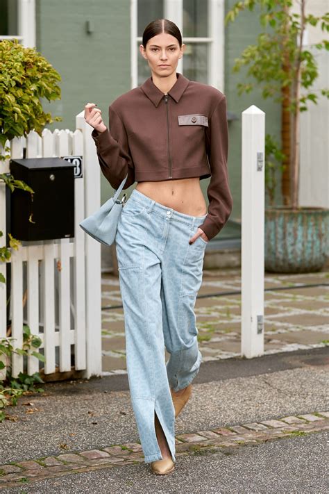 Así Llevaré Los Jeans Wide Leg En Verano 2024 Con Blusas Chalecos